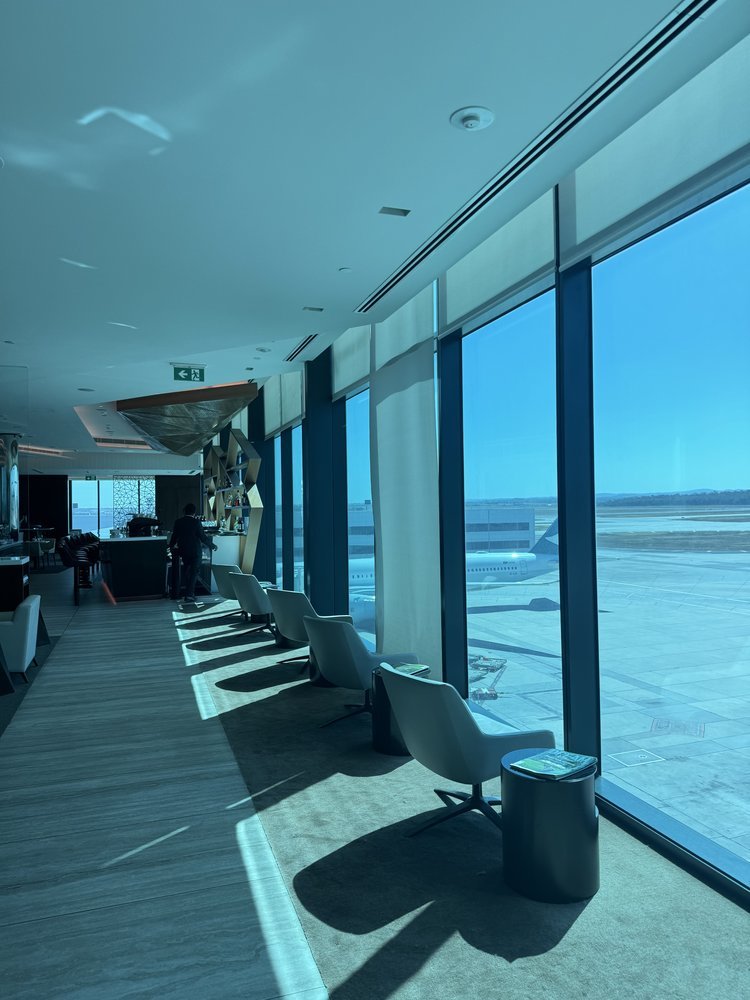 The House Melbourne Lounge Review | Y Premium
